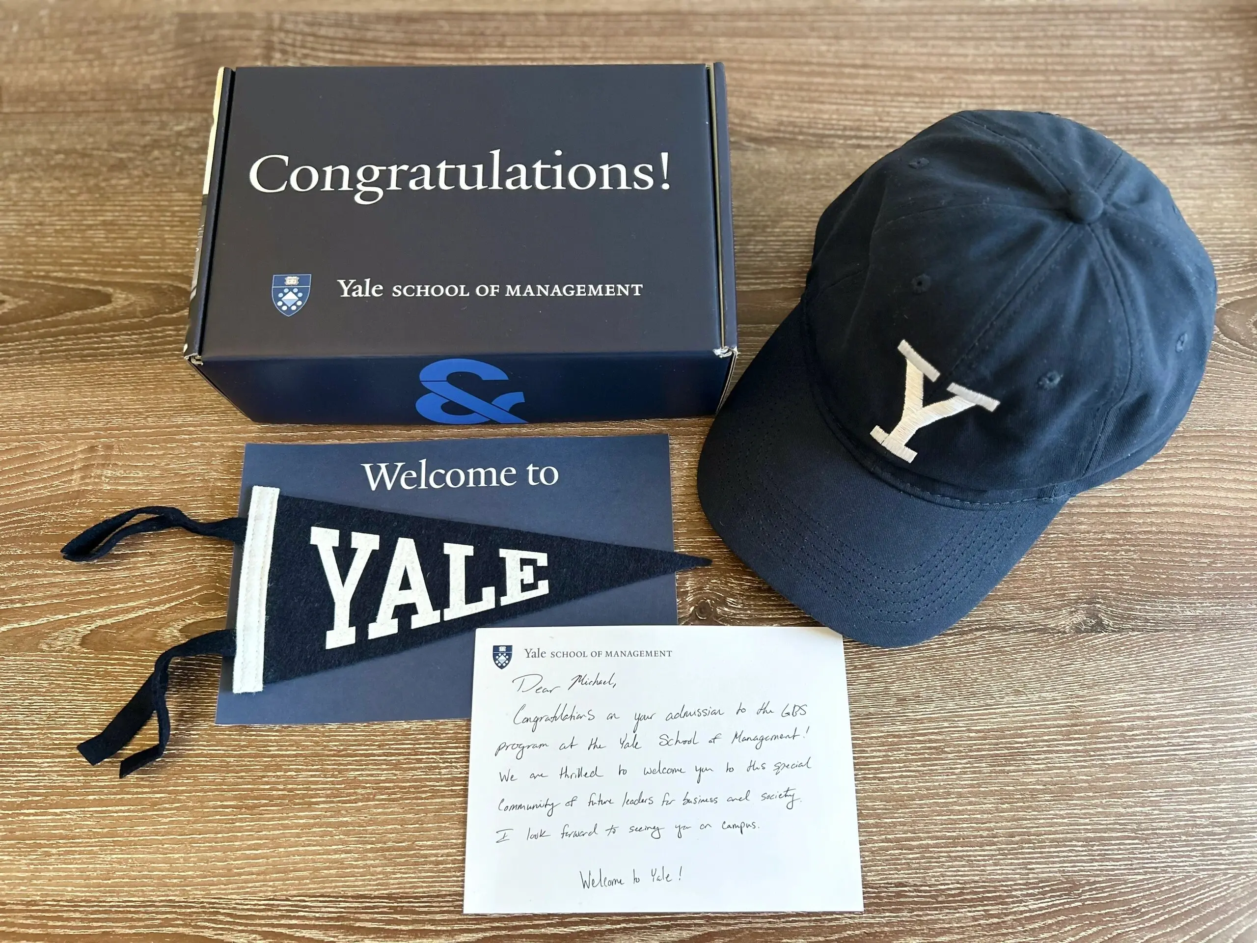 Yale University Gift Case - ETOON